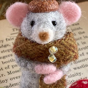 Needle Felted Small Gray Mouse With Acorn Cap and Wool Scarf, Dollhouse ...