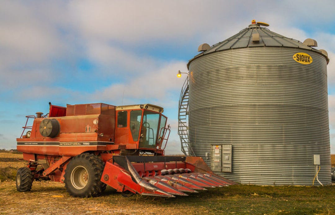 International Combine, Silo, Harvest, Tractor, Country Decor, Iowa Farm ...