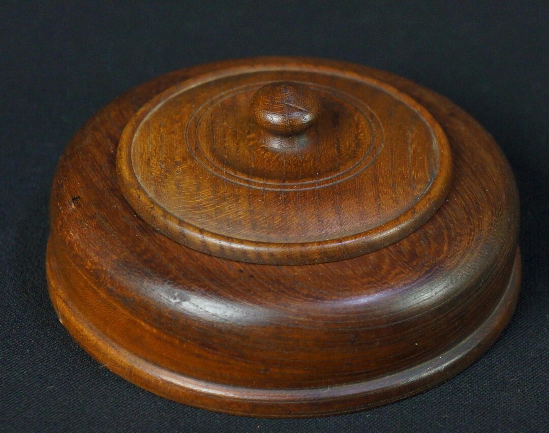 Japanese Tabako-iretobacco Woodcase With Netsuke 1900 Japan Rural Craft ...