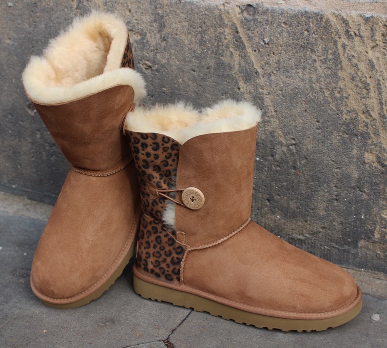 Custom Painted Airbrush UGG Australia Boots Leo Style *UNIKAT* Shoes - Etsy