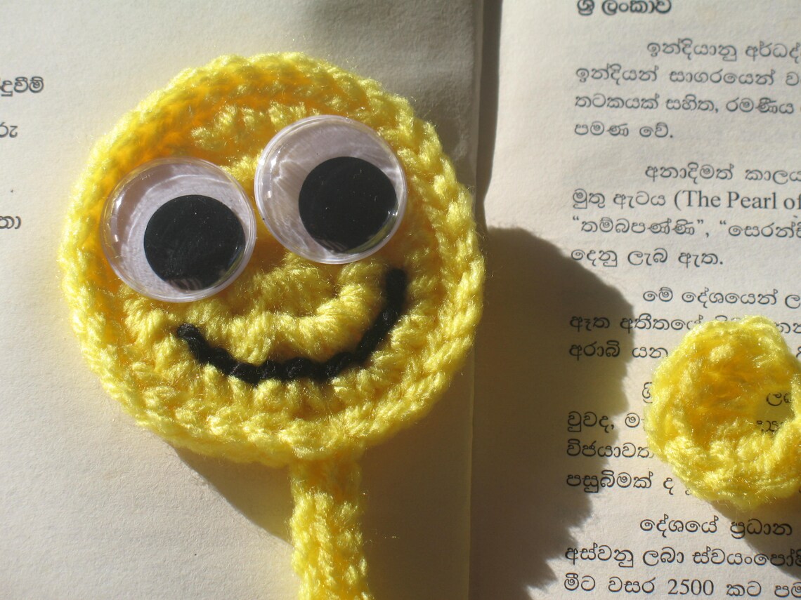 Smiley Face Book Mark/ Happy Face Bookmark/ Crochet Bookmark/ | Etsy