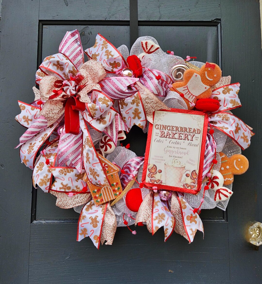 Gingerbread Bakery Christmas Wreath White Pink Red House Macaroon House ...