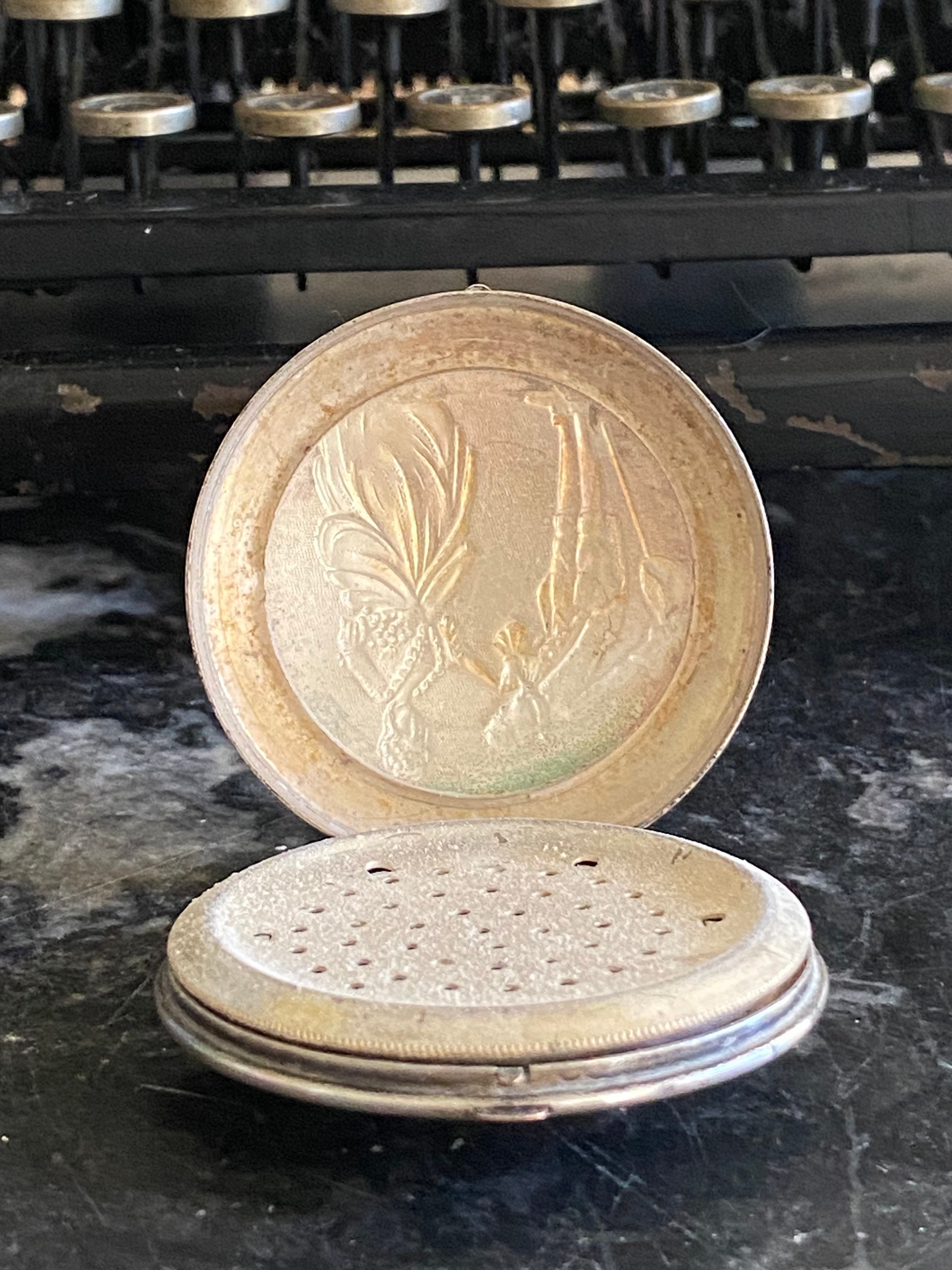 Antique Norida Powder Compact, Aderon, Aristocrat Line, Silvertone ...