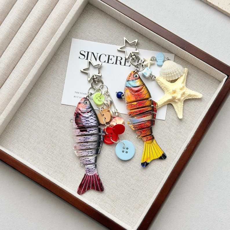 Movable Wiggly Fish Keychain, Star Clasp Bag Charm, Seashell Clover ...
