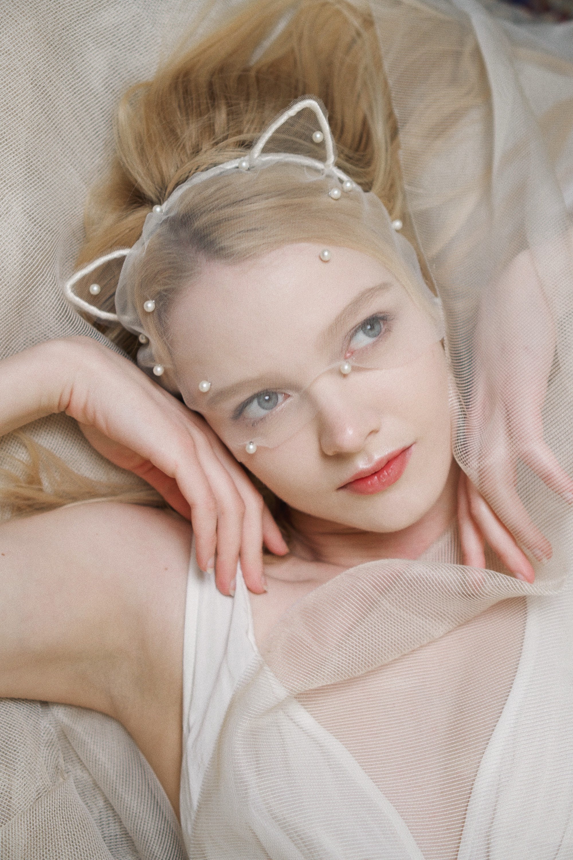 WHITE PEARL Lace Cat Mask With Veil, Pearl Embroidery and Ears - Etsy