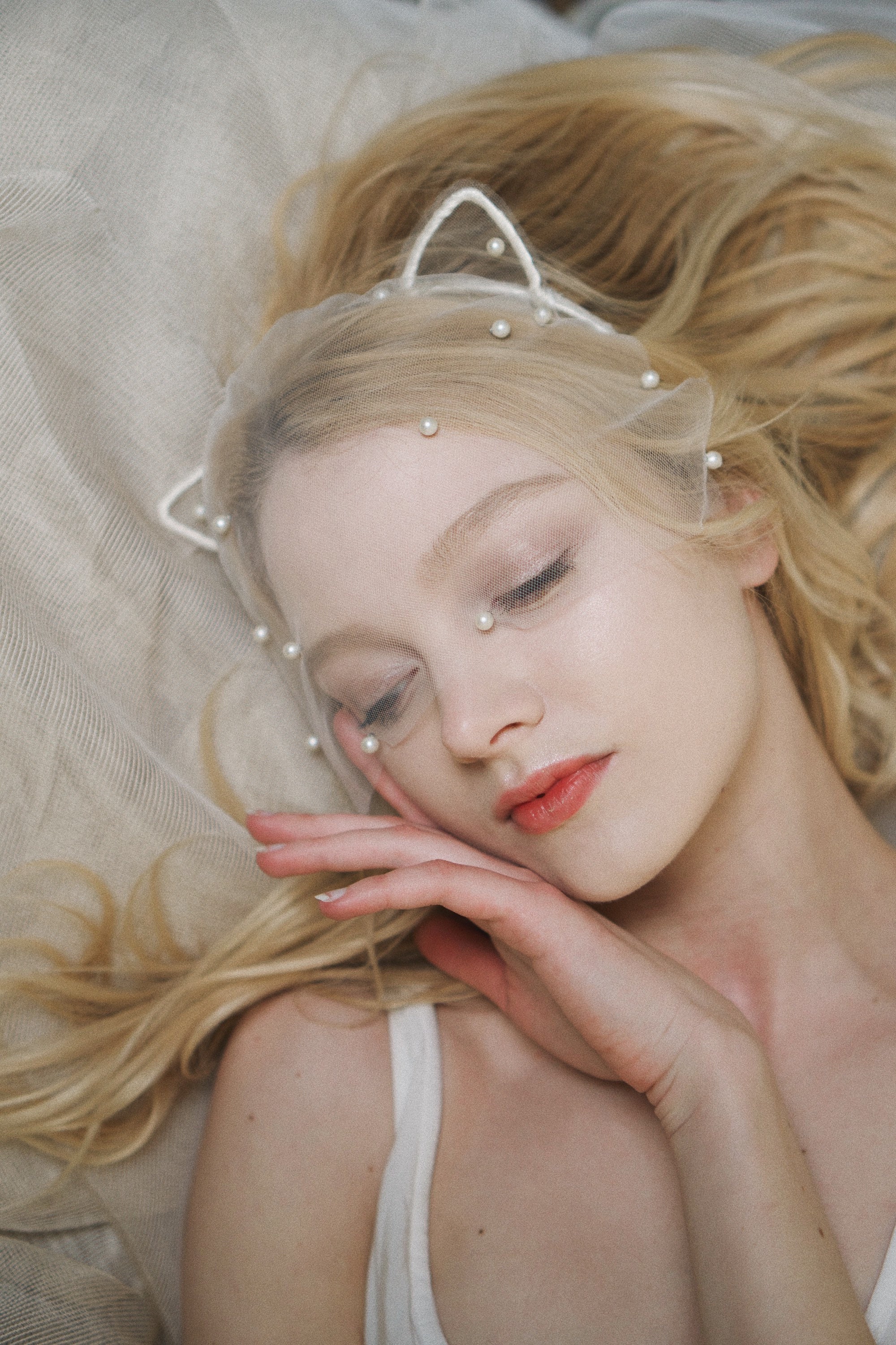 WHITE PEARL Lace Cat Mask With Veil Pearl Embroidery and Ears - Etsy