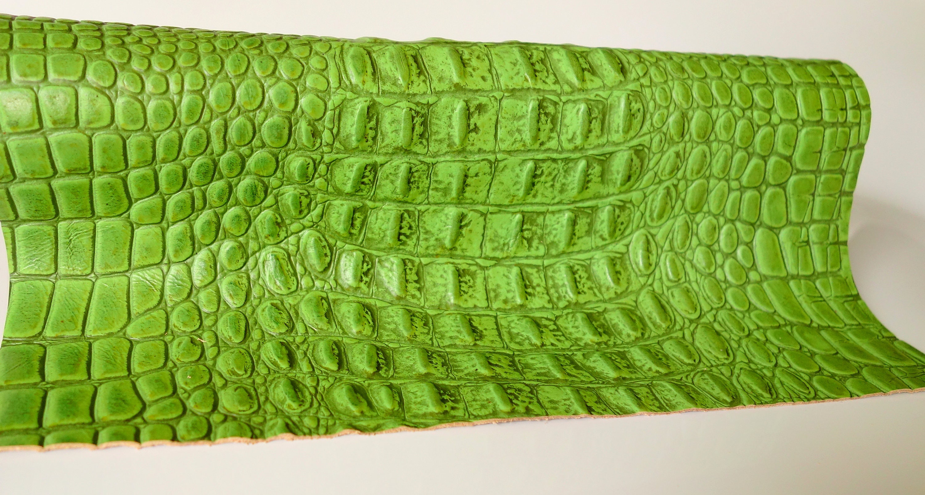 Leather Pieces Italian Croc Embossed 12 x 24 Uniform Cut 2.75 | Etsy