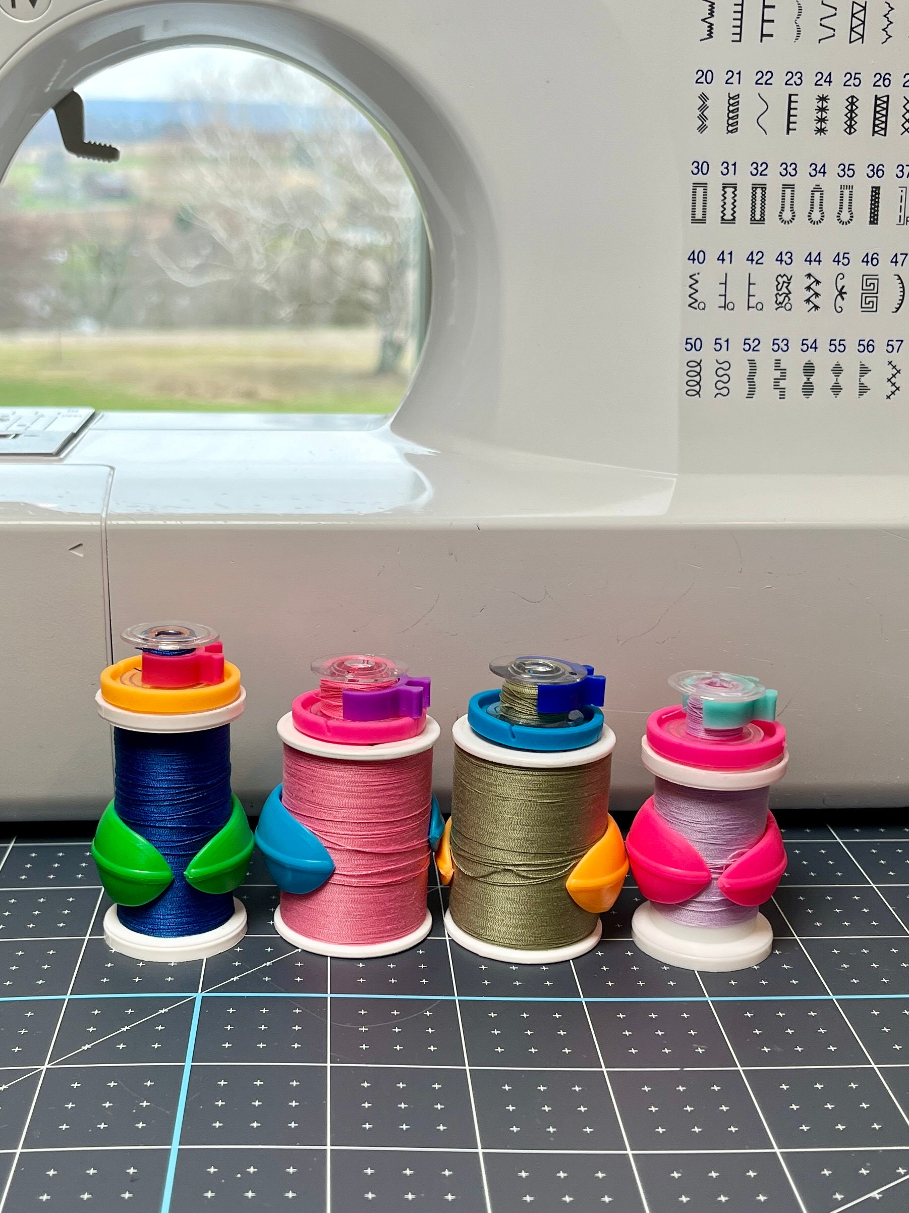 Thread Spool Hugger Bobbin Clip Topper Bobbin Holder Protector Thread ...