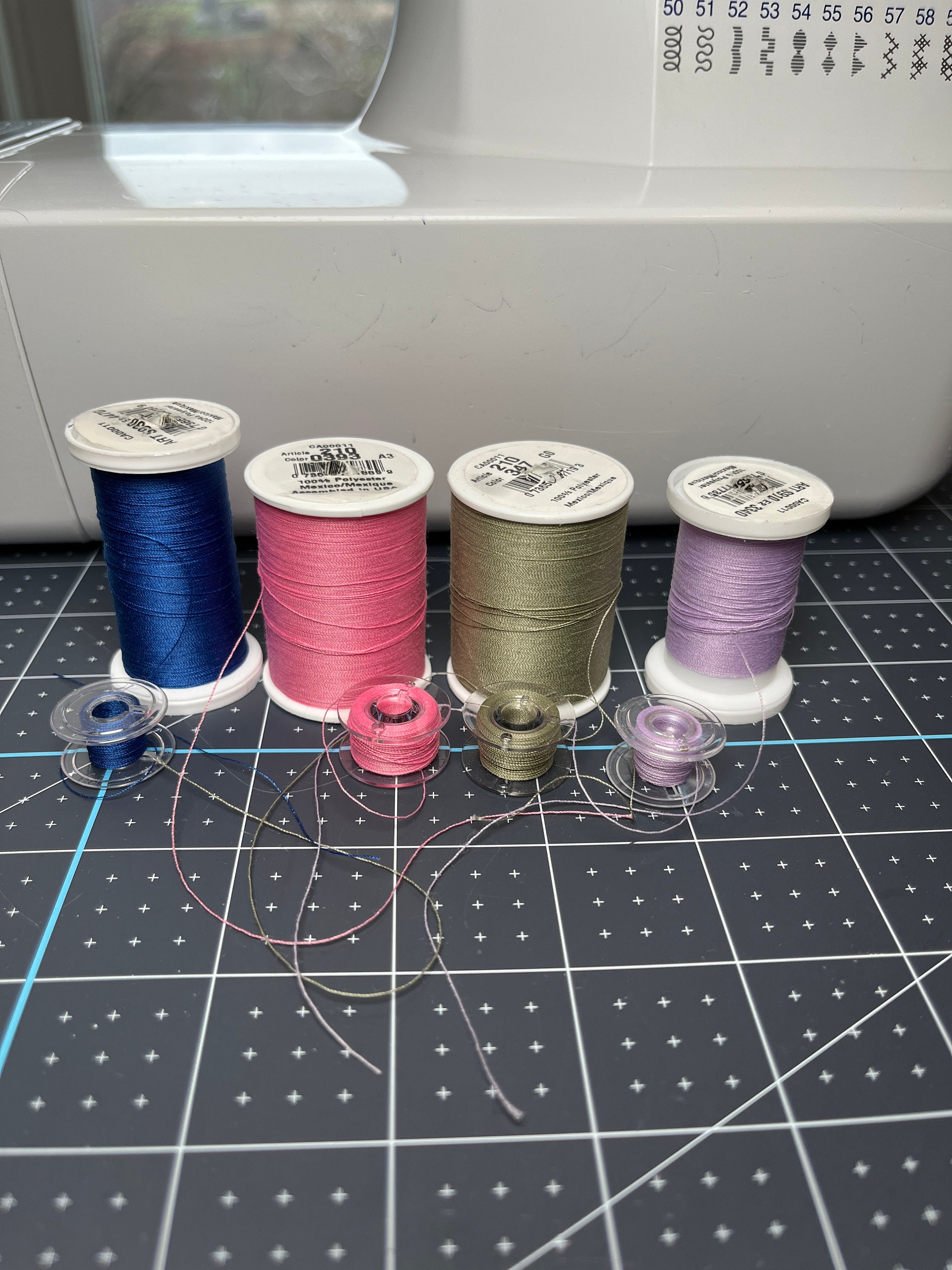 Thread Spool Hugger Bobbin Clip Topper Bobbin Holder Protector Thread ...