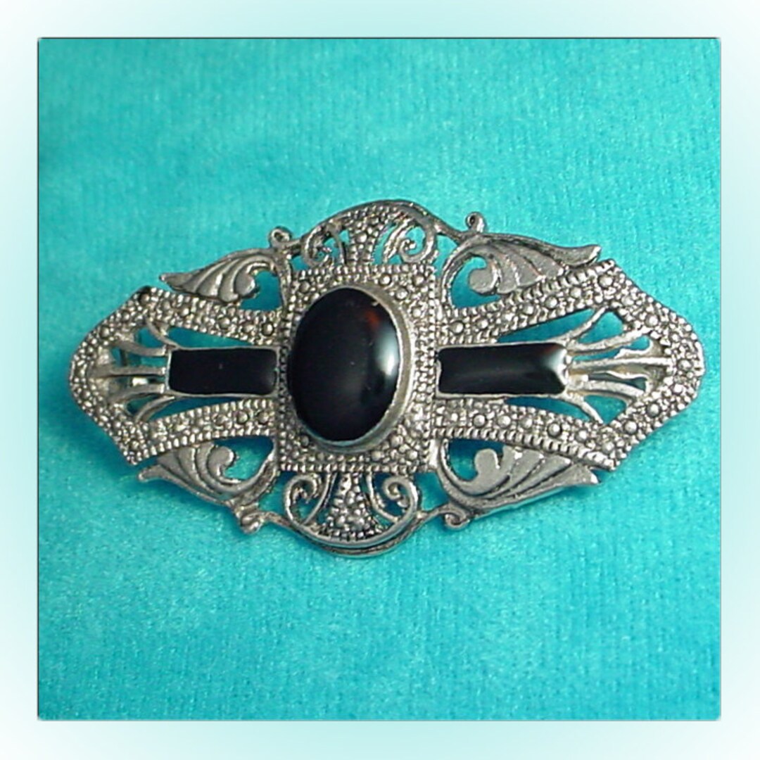 Black Enamel Vintage Brooch Pin - Etsy