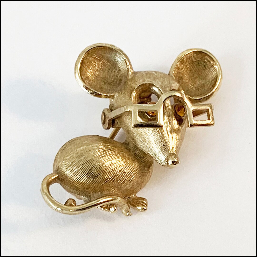 Vintage Avon Spectacular Mouse 1977 Pin, November Birthday - Etsy