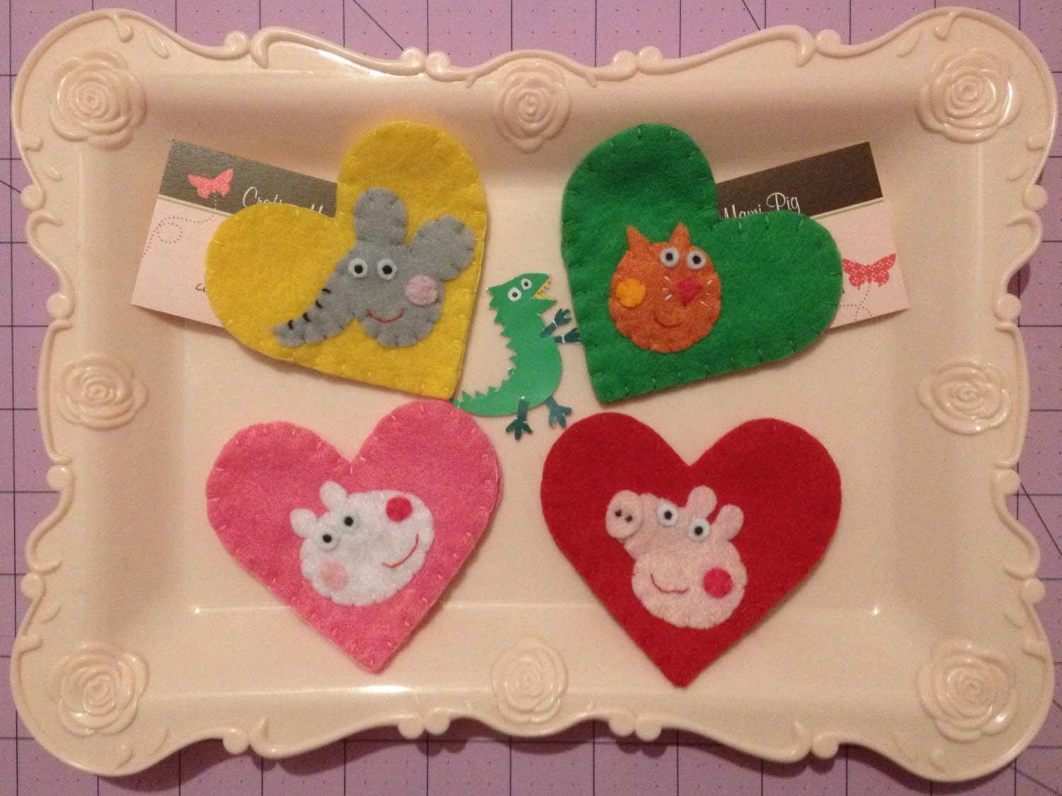 Peppa Pig Gift Card Holder // Felt Heart Shape Corner Bookmark - Suzy ...