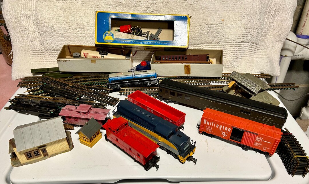 Large Boxlot of HO Model Railroad Items Including Diesel Engine, Lots ...