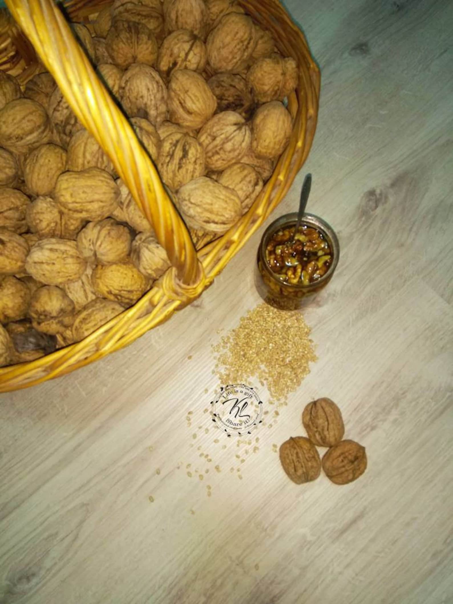 Walnut Shell Carving, Folk Art Carving, Carving Tool, Bear Carving ...