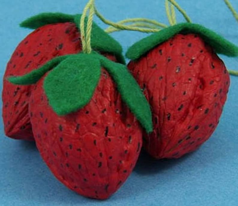 Walnut Shell Carving, Folk Art Carving, Carving Tool, Bear Carving ...