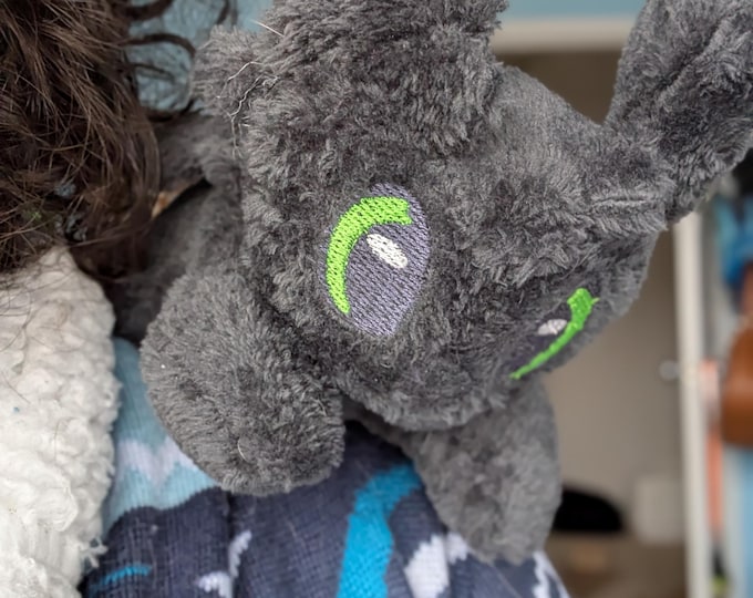 Toothless Inspired Weighted Shoulder Pal - Etsy