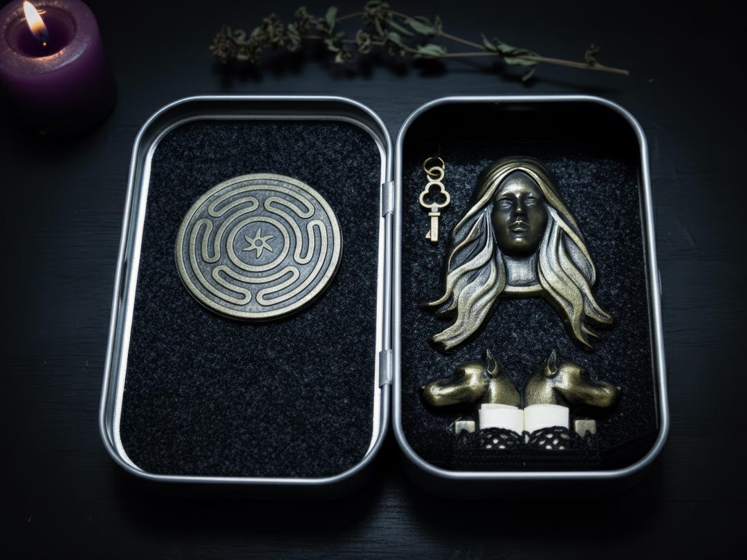 Pocket Shrine for the Goddess Hecate, Miniature Hekate Altar, Offering ...