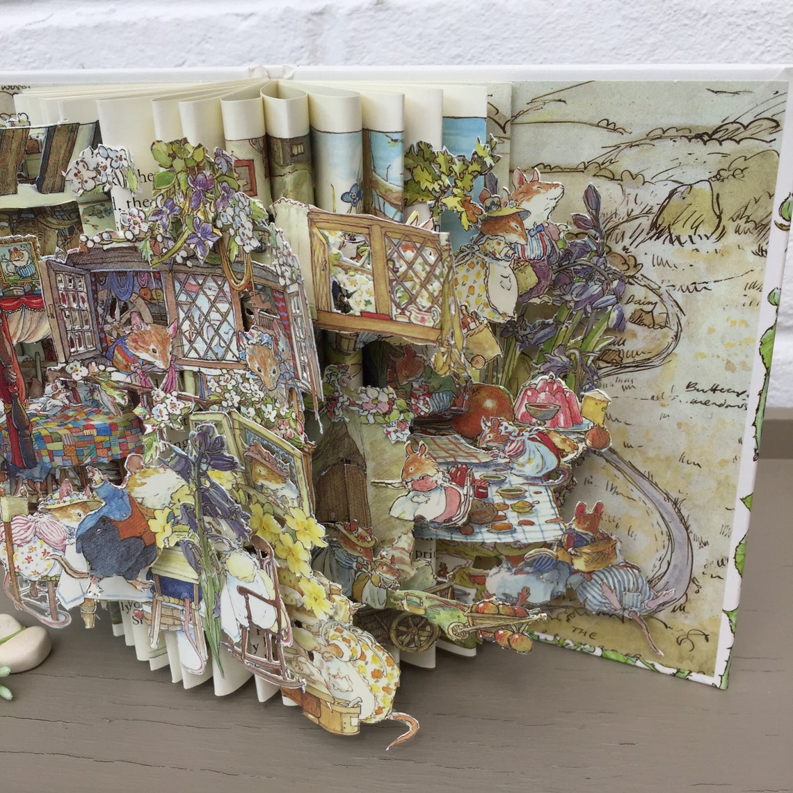 Brambly Hedge 'spring Story' Unique Book Sculpture. Perfect for Nursery ...