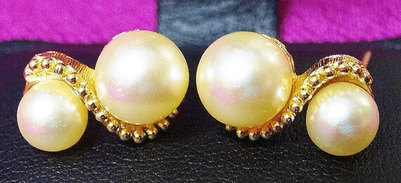 Vintage De-Stash Bulk Lot 2 Pr Faux Pearl Earrings Pi… - Gem