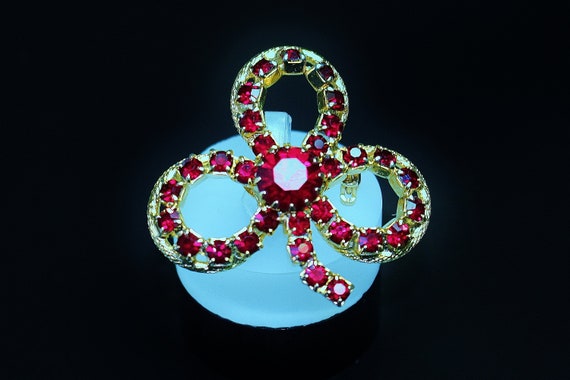Vintage Brooch 3 Leaf Clover Dark Ruby Red Rhinestone… - Gem