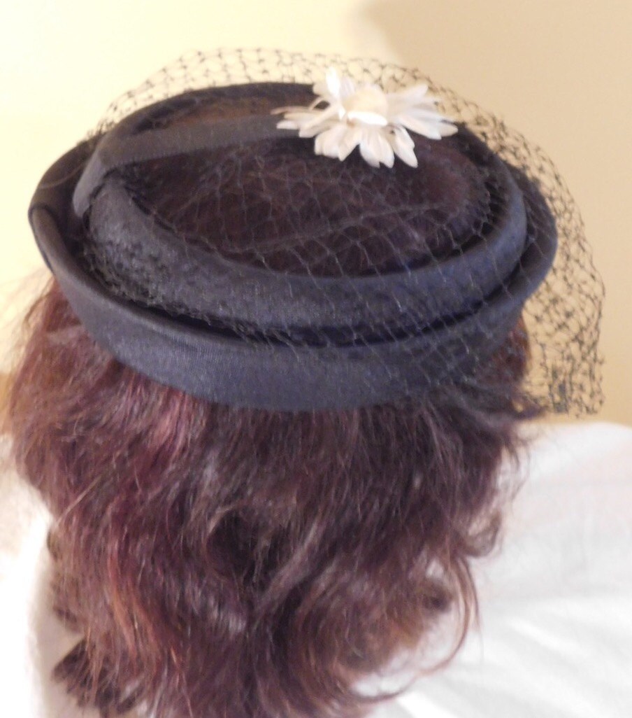 Vintage Hat Black Veil Mini Hat With Daisy Fascinator - Etsy