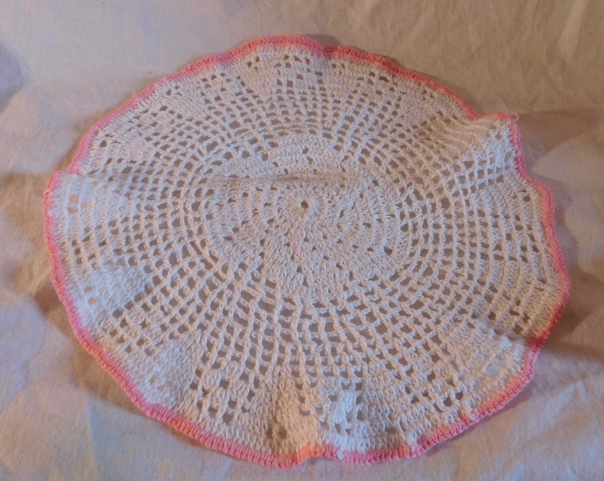 Doilies Pink Swirl Pink Edge Round Doily Vintage Doilies - Etsy