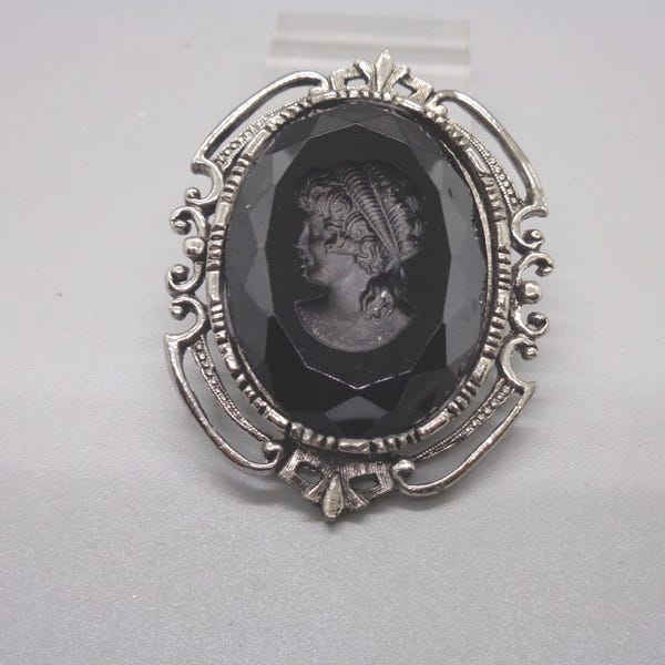 Vintage Intaglio Brooch - Etsy