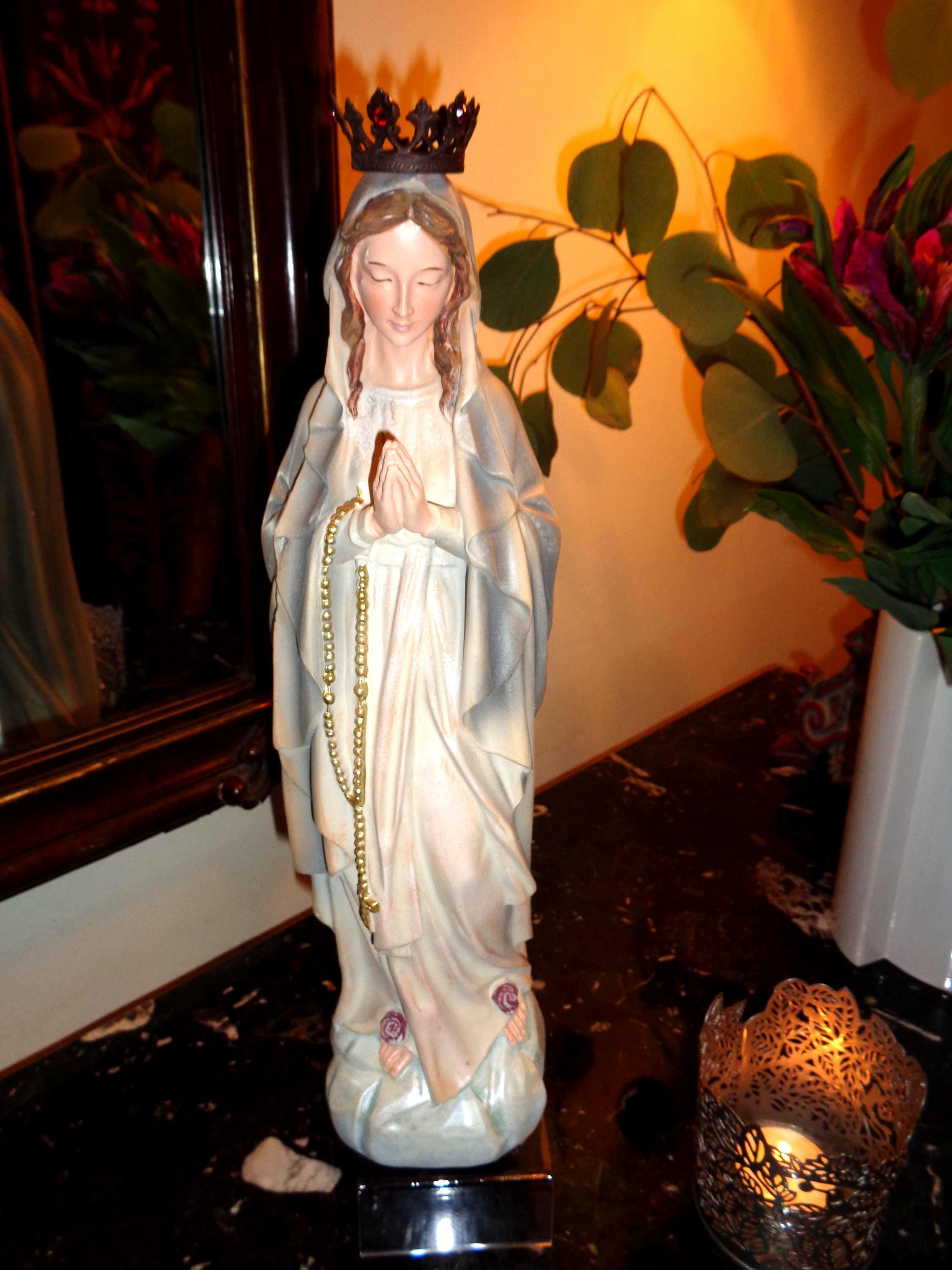 Vintage "blessed Mary With Crown and Rosary" Plaster 15 Inch Religious ...