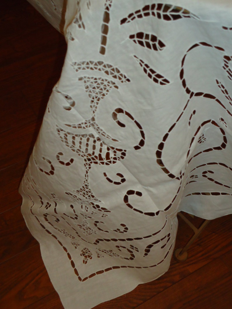 Vintage CLASSIC LINEN CUTWORK White Tablecloth Embroidered 72 - Etsy