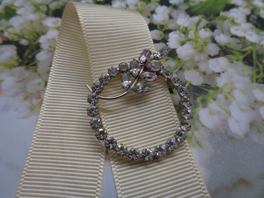 Vintage Brooch Rhinestones in Circle Silvertone Setting - Etsy