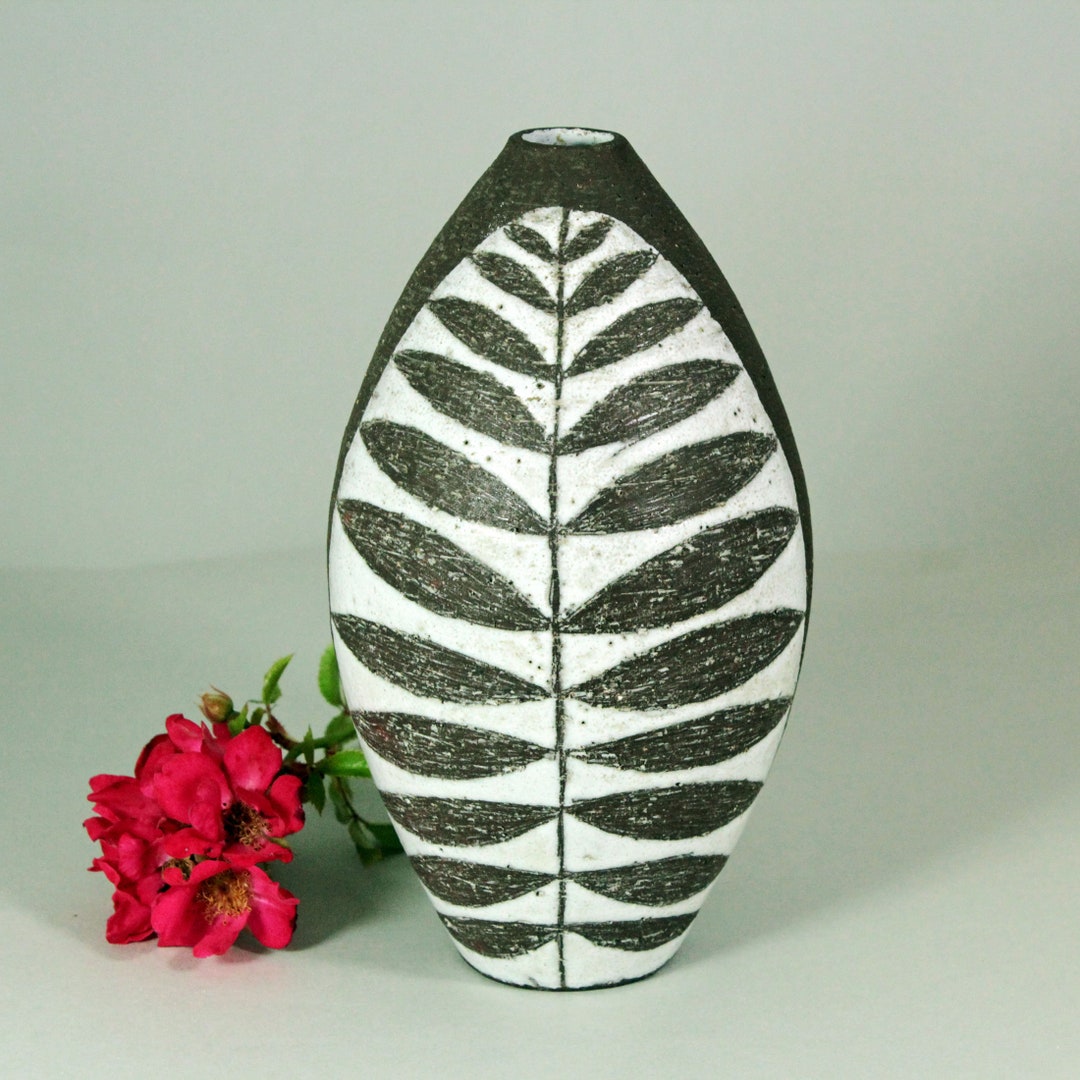 Thomas Toft Denmark. Rare Vase With Leaf Pattern Sgrafitto - Etsy