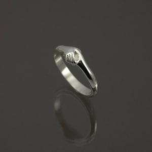 Fede Ring - a Stylised Version of a Traditional Symbol of Fidelity ...
