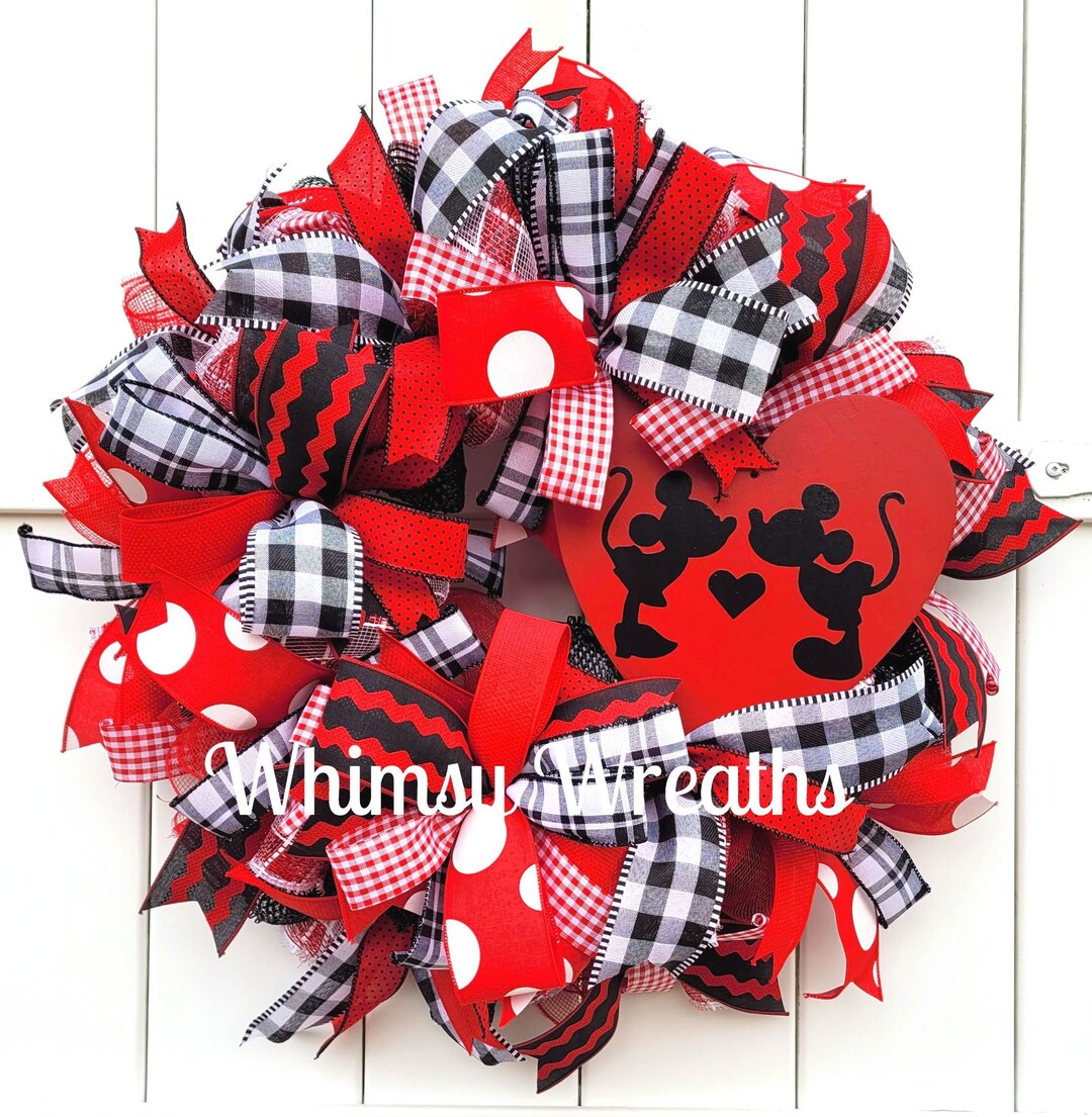 Valentine Wreath, Character Wreath, Kissing Wreath, Couples Wreath ...
