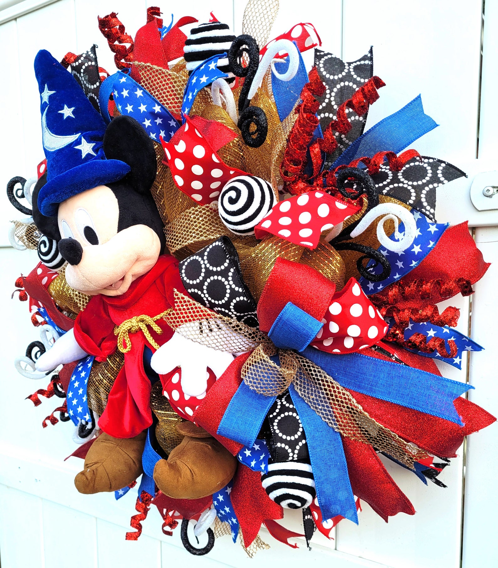 Mouse Wreath, Sorcerer Wreath, Character Wreath, Classic Character ...