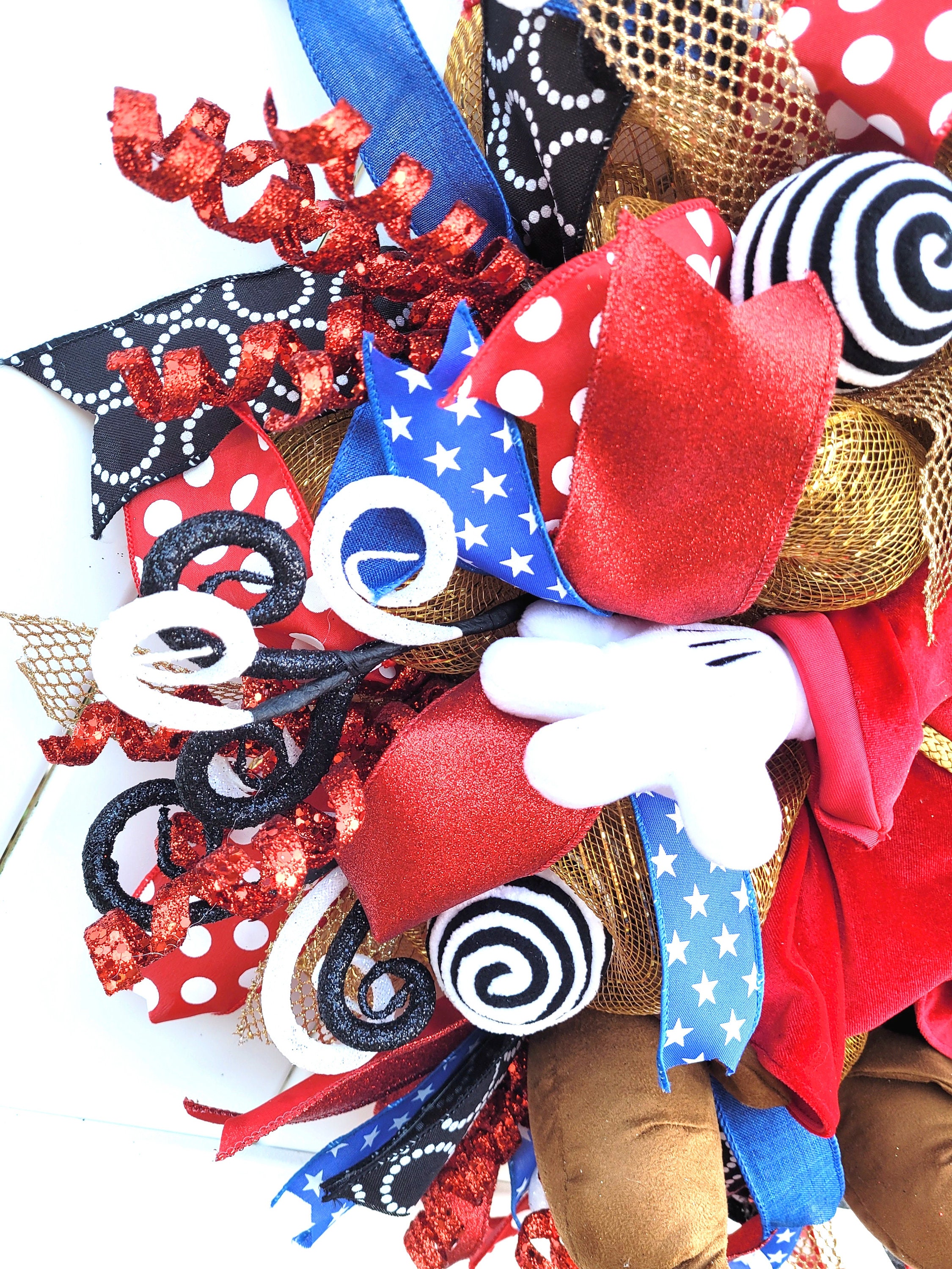 Mouse Wreath, Sorcerer Wreath, Character Wreath, Classic Character ...