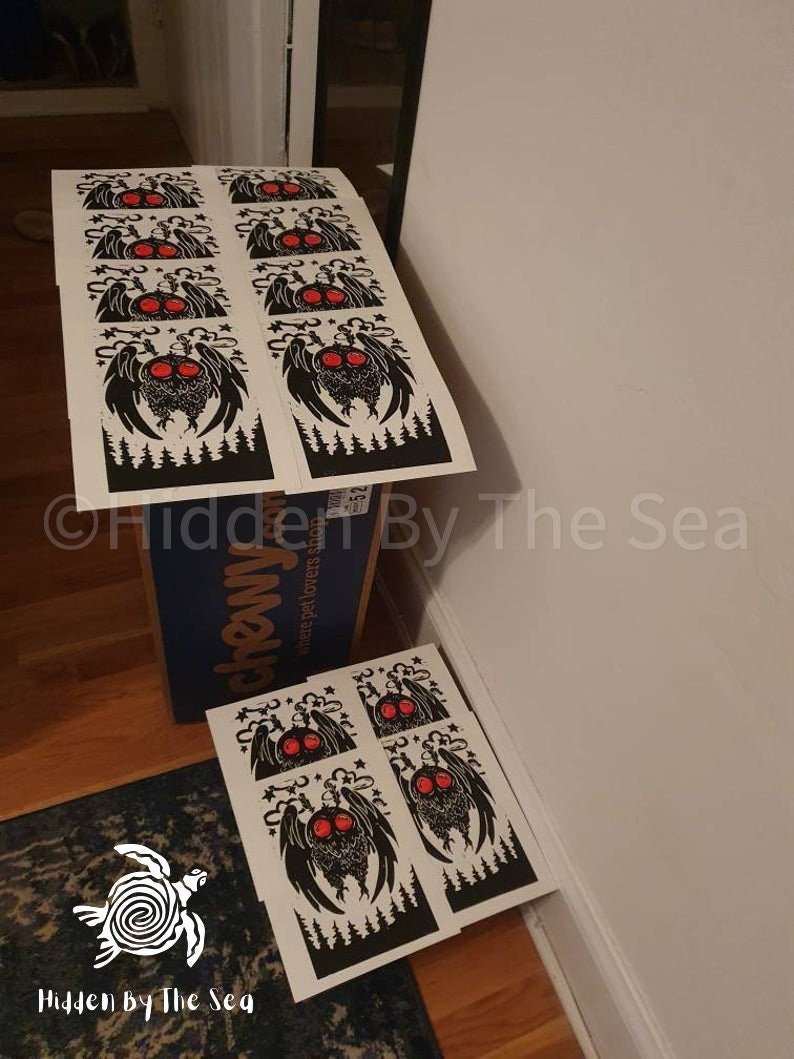 Mothman linocut block art print Cryptid drawing lino cut art - Etsy España
