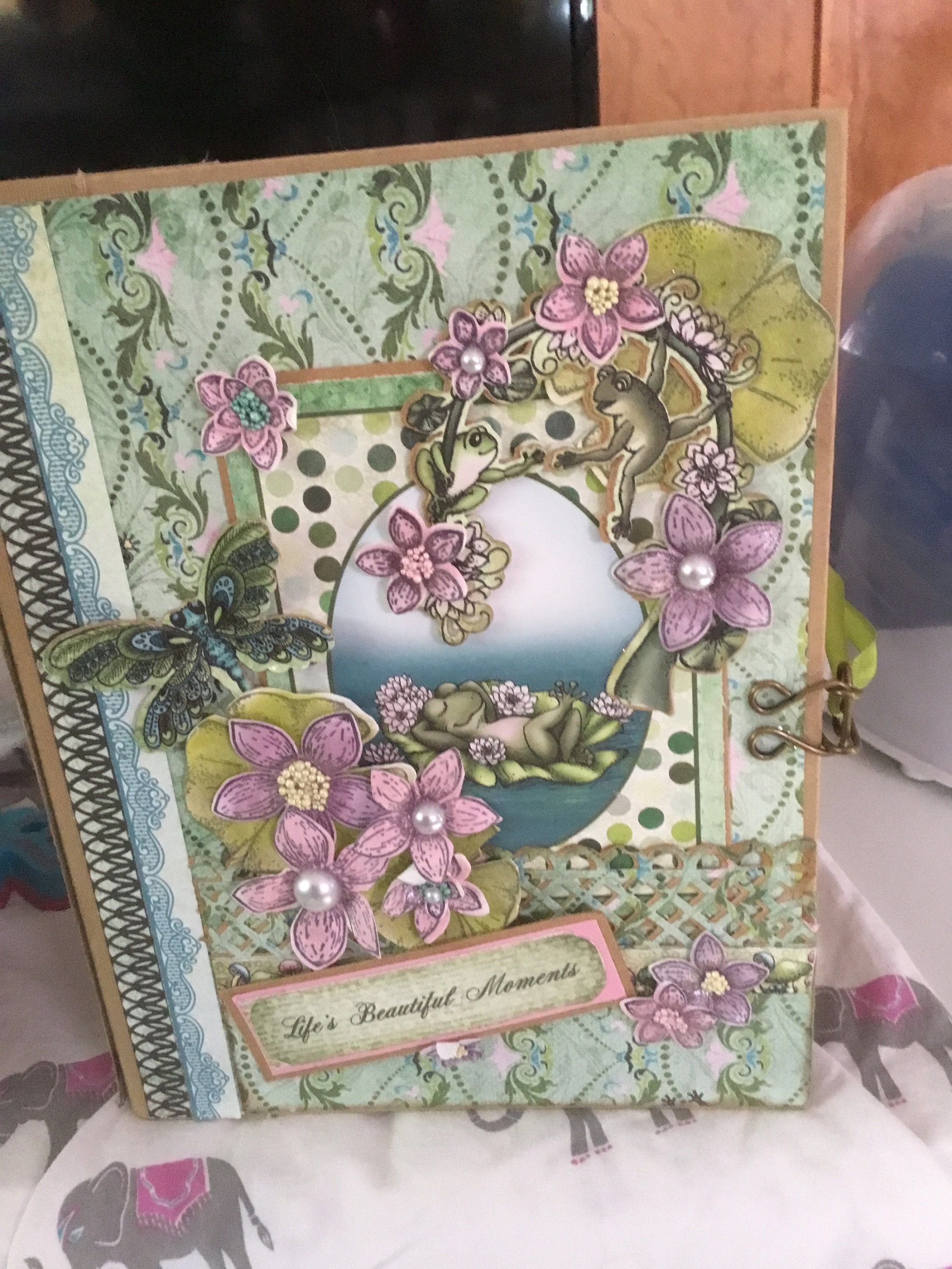 Winking Frogs - Etsy