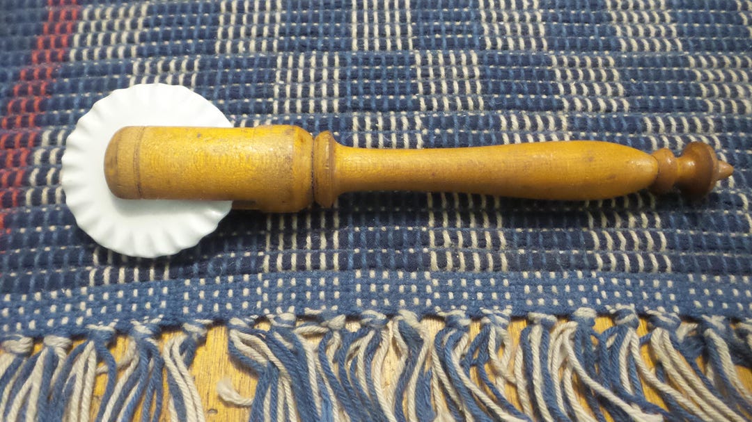 Antique PIE CRIMPER Maple, Porcelain, Milk Glass, Primitive, Kitchen ...