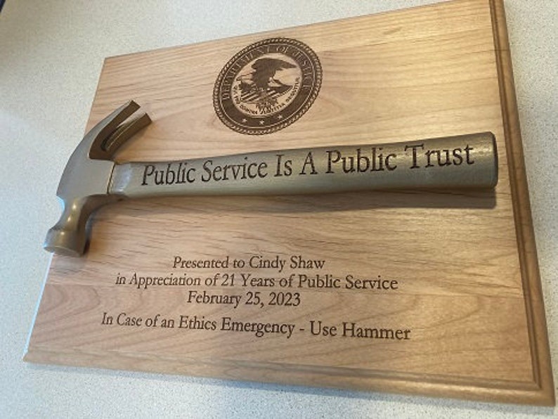 Personalized Award Plaque With GOLD Hammer - Personalize, Engrave ...