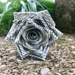 Book Page Roses ~ Paper Flowers - Etsy