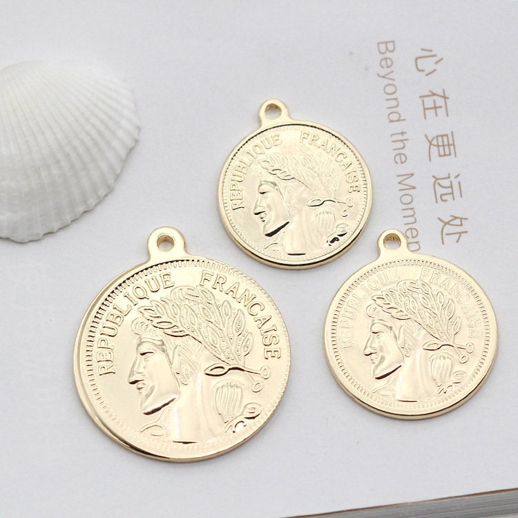 10pcs 14k Gold Plated Queen Coins Charm Pendants | Etsy