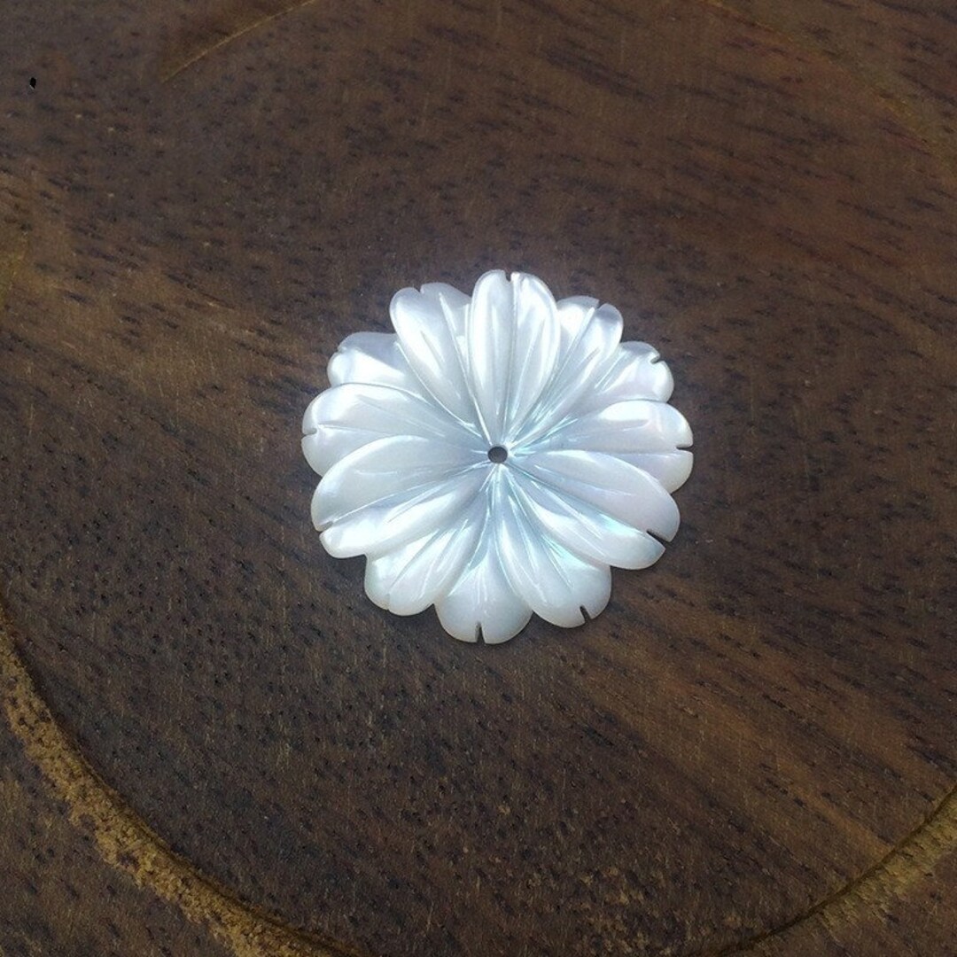 10pcs Natural MOP Flower Beads Mother of Pearl Carved Chrysanthemum ...