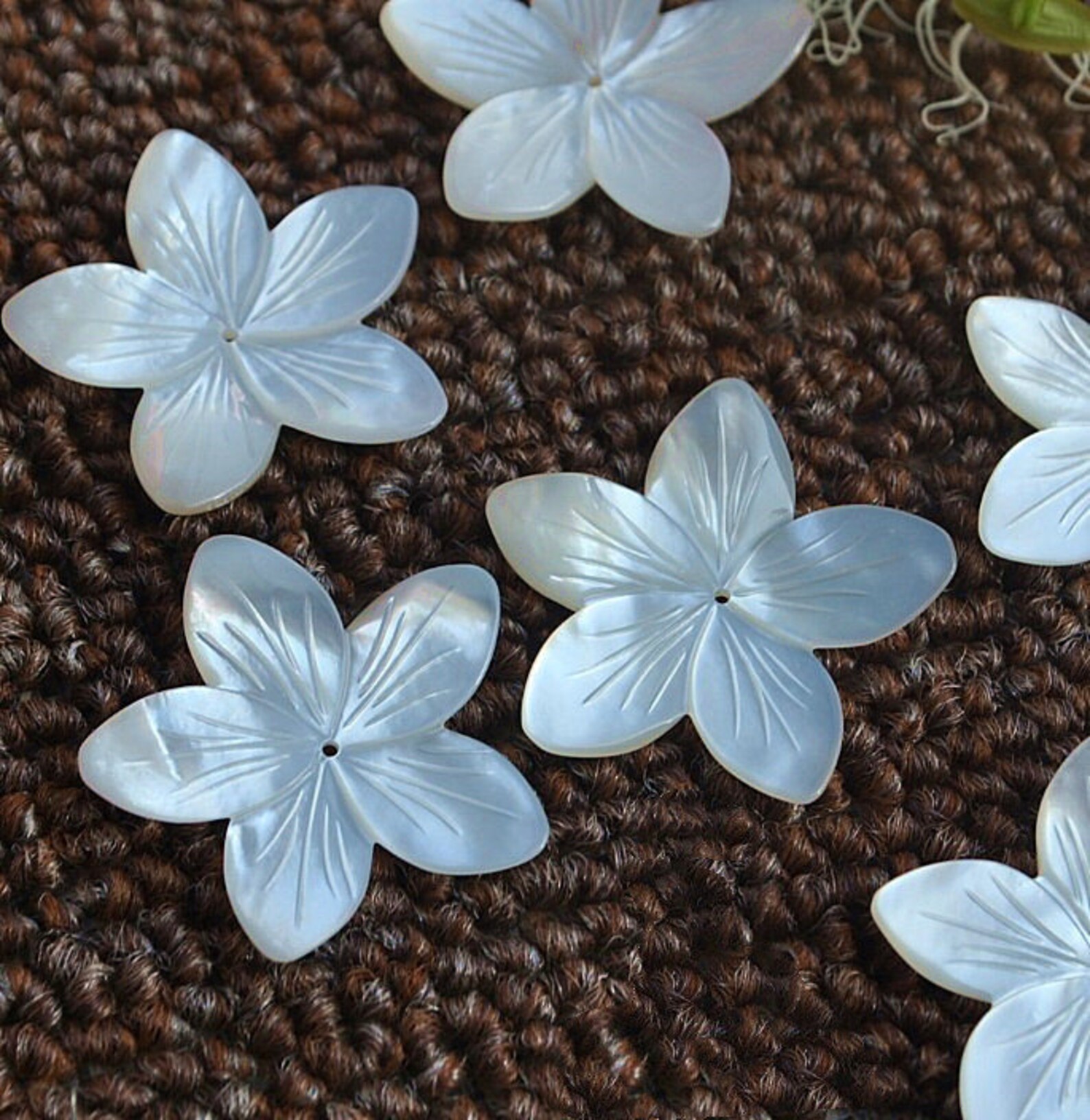 10pcs 30mm Natural MOP Flower Beads Mother of Pearl Carved - Etsy