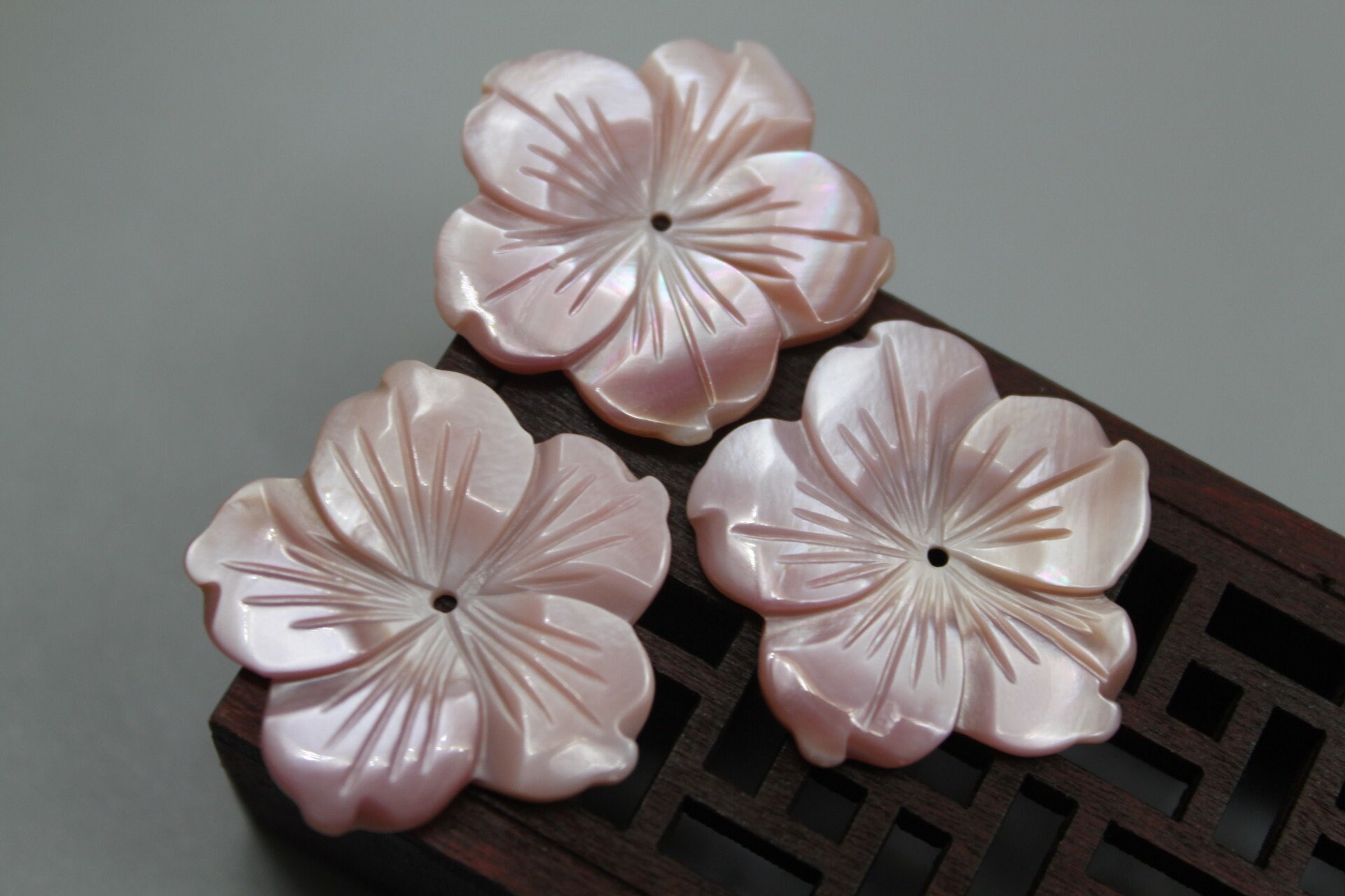 5pcs 28mm Natural MOP Flower Beads Mother of Pearl Carved | Etsy