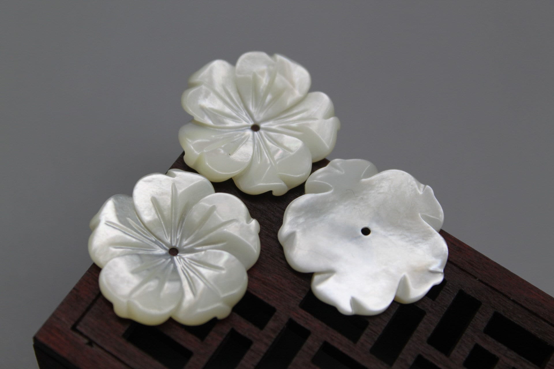 5pcs 28mm Natural MOP Flower Beads Mother of Pearl Carved | Etsy