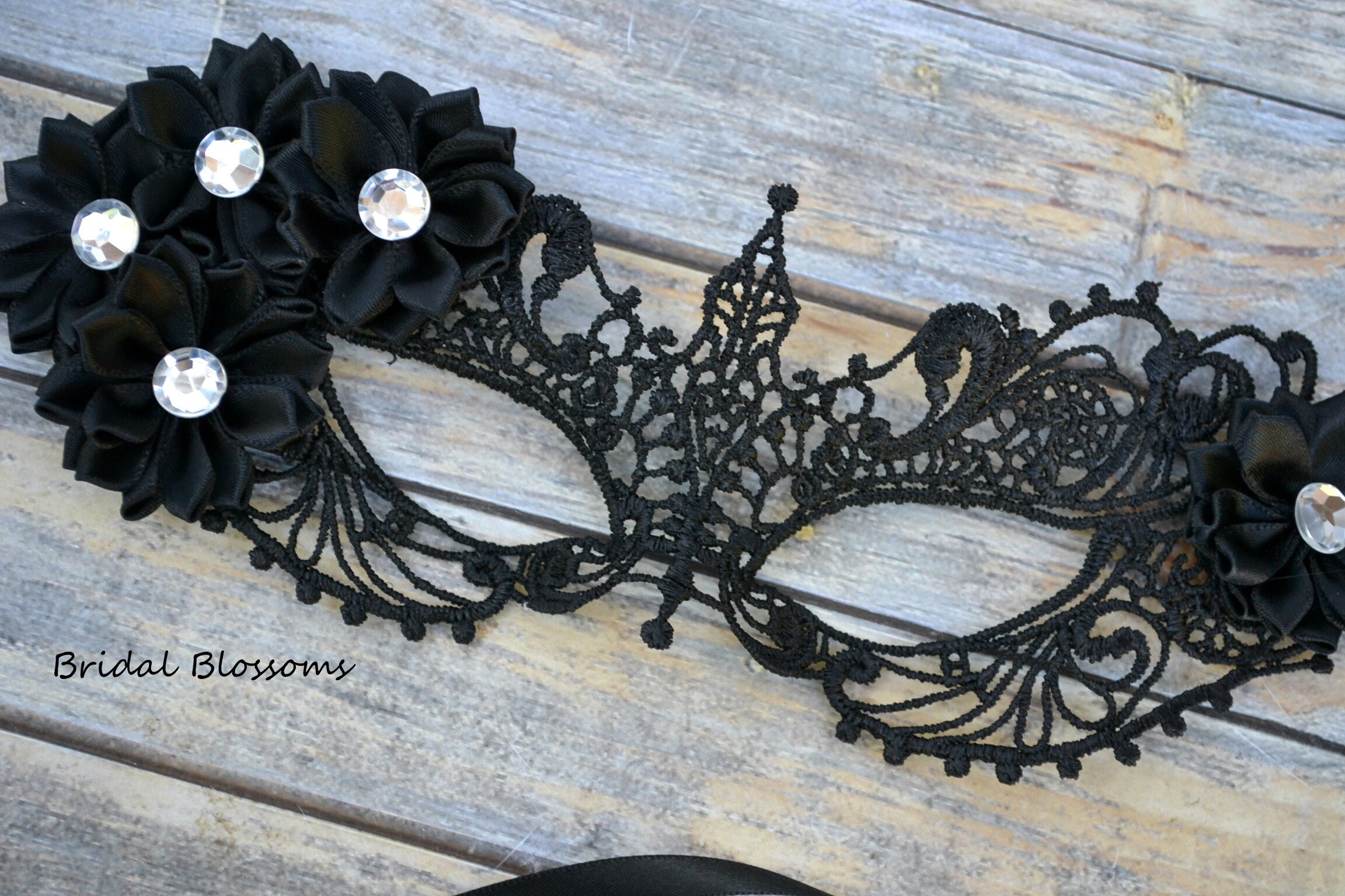 Black Flower Masquerade Mask - Embroidery Masks - Halloween Ball Party ...