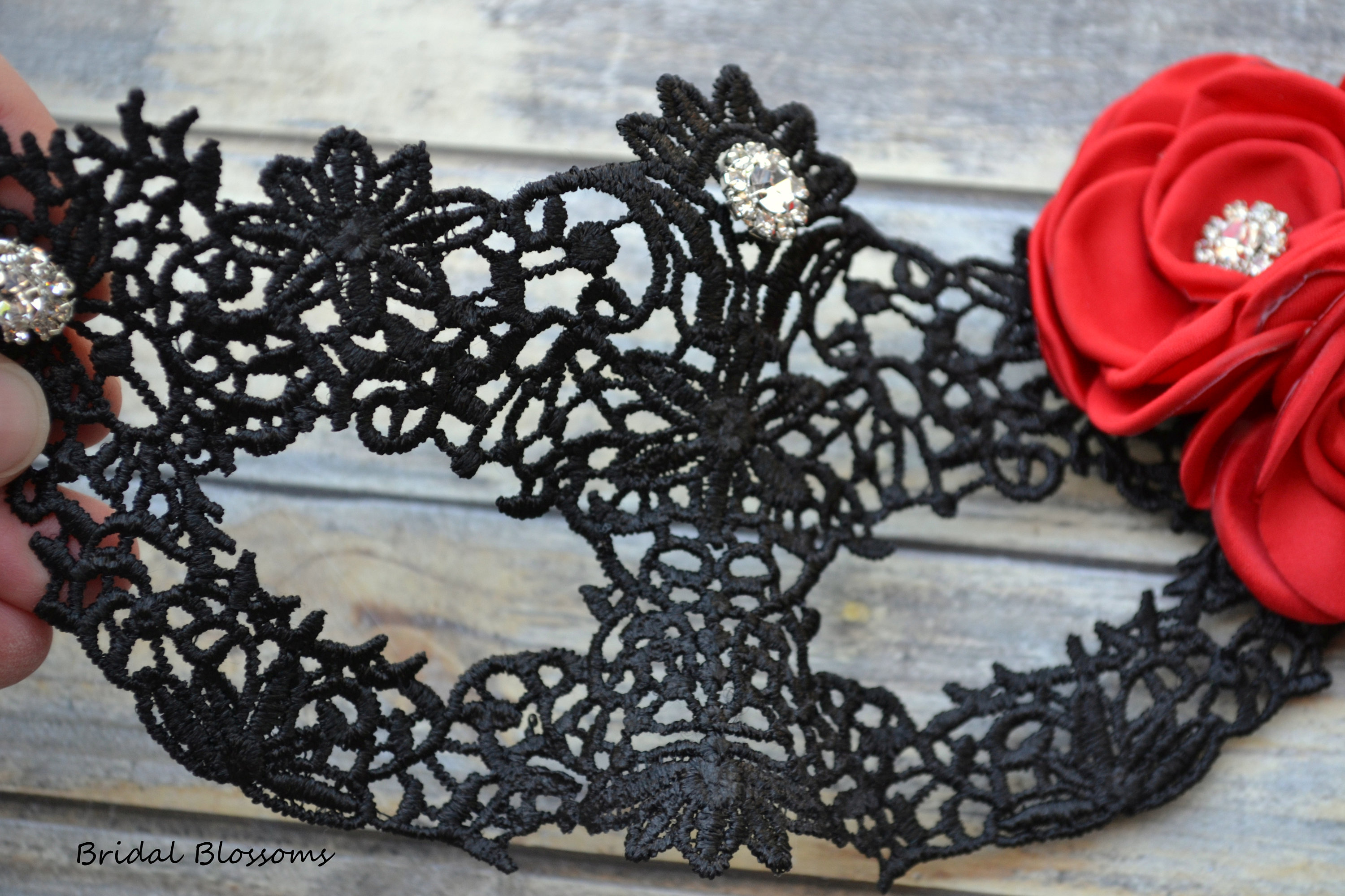 Red Black Lace Flower Masquerade Mask - Embroidery Masks Halloween Ball ...