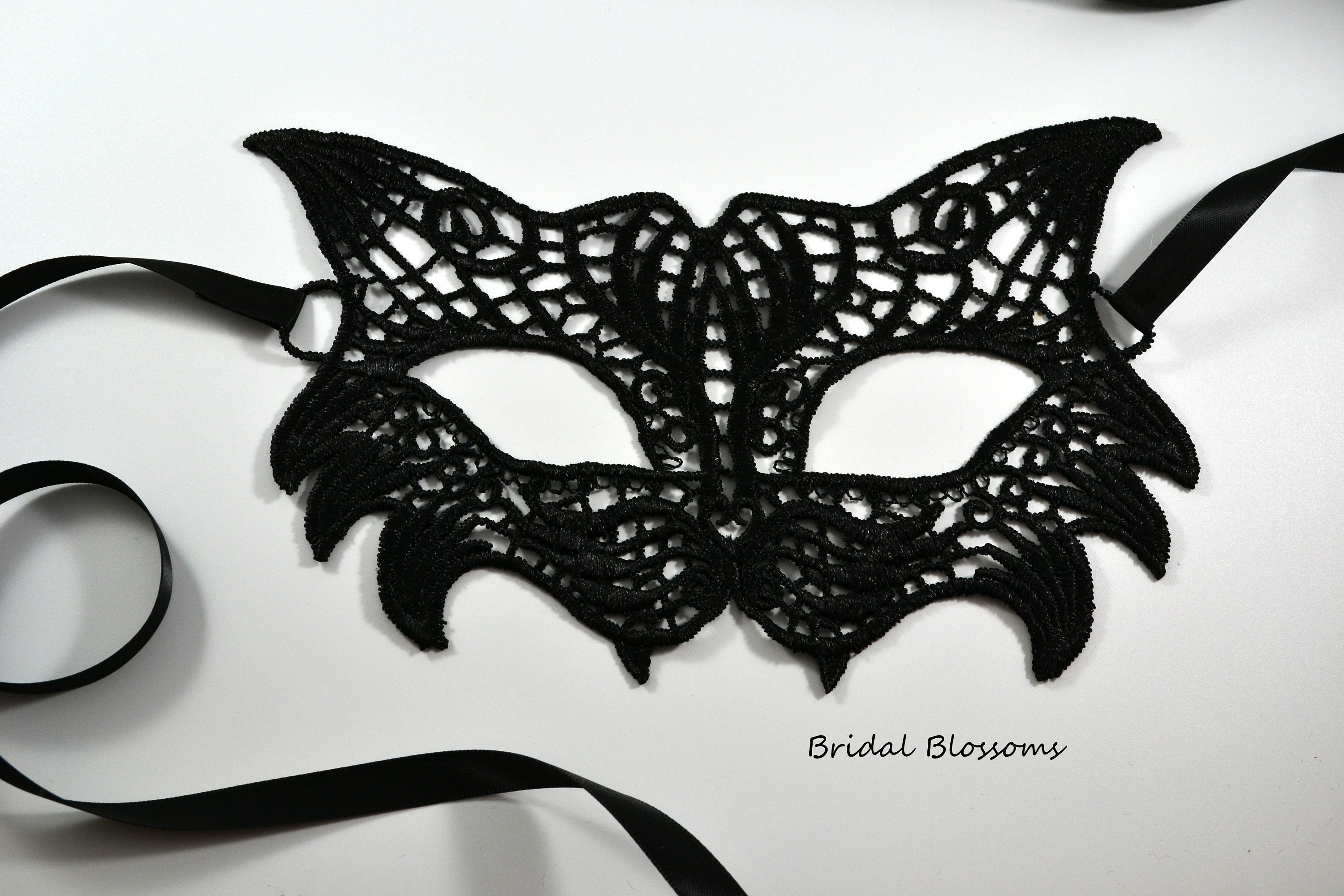 Anne Hathaway Catwoman Lace Mask