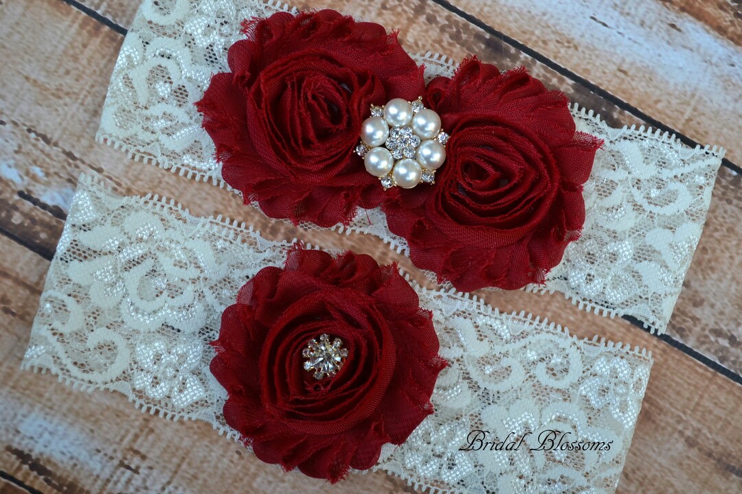 NO SLIP Scarlett Red Ivory Bridal Garter Set | Fabric Flower Lace ...