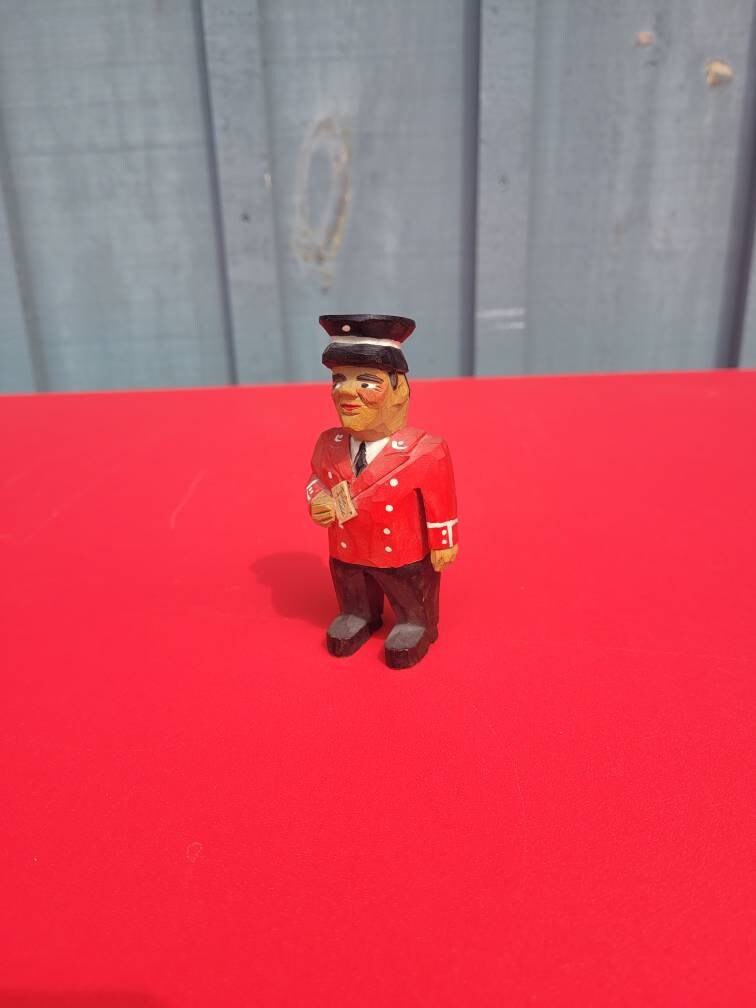 Vintage Folk Art Wood Carving of Bellhop/porter Unsigned | Etsy